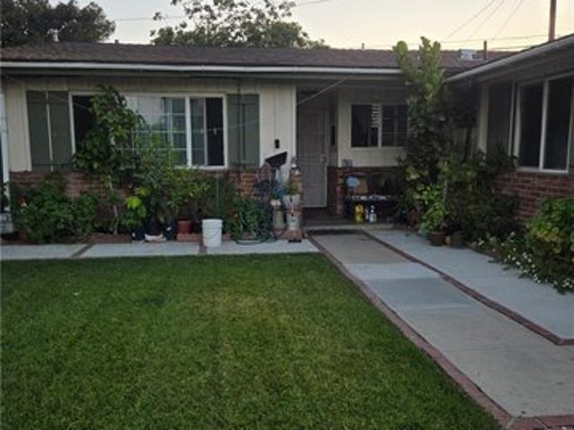 7827 Bakman Ave, Los Angeles, CA 91352