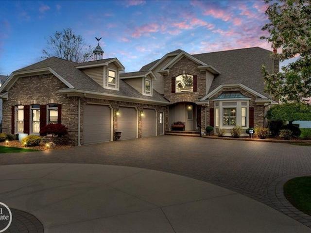 7827 S River Rd, Cottrellville, MI 48039