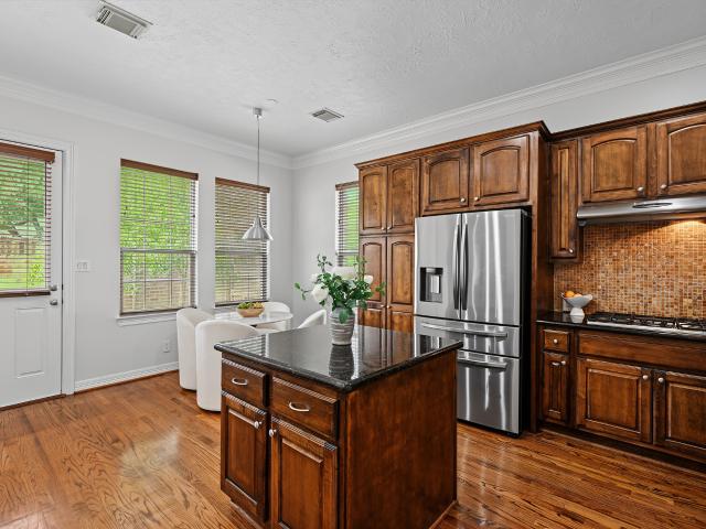 7827 Shady Villa Cove, Houston, TX 77055 | MLS #48088