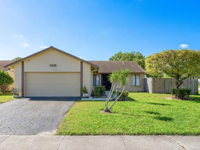 7828 Blackwood Ln, Lake Worth, FL 33467