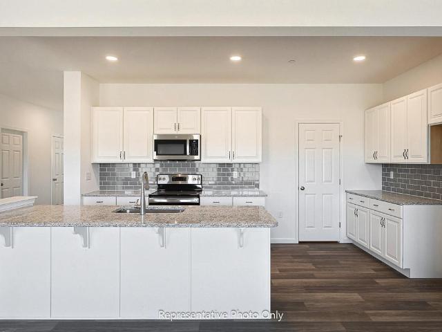 7829 Oakbrook Dr, Harrisburg, PA 17112 | MLS #PADA2059