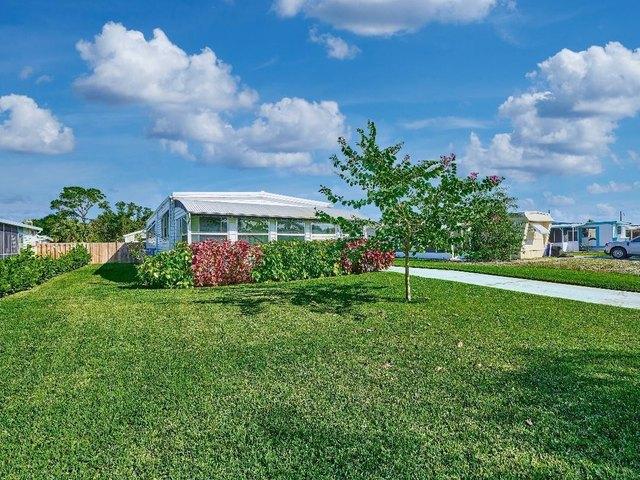 7829 SE Eagle Ave, Hobe Sound, FL 33455