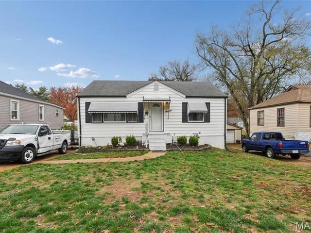 7829 Utica Dr, Hanley Hills, MO 63133