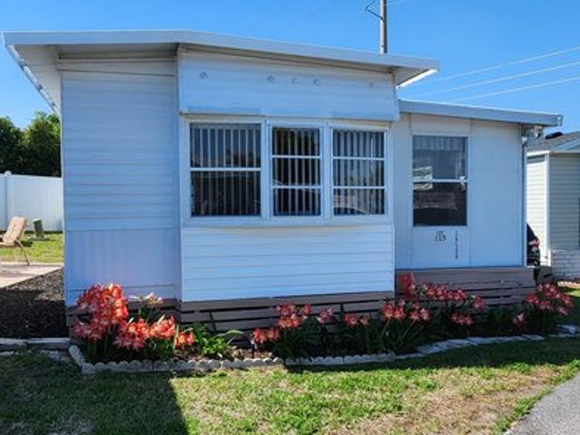 7820 Wire Rd Lot 215, Zephyrhills, FL 33540