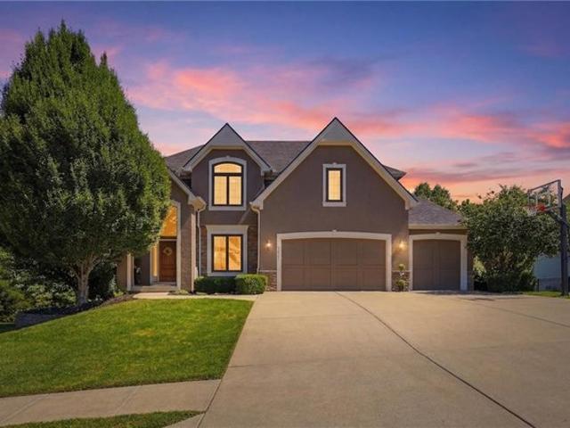 7821 N Kirkwood Ave, Kansas City, MO 64151