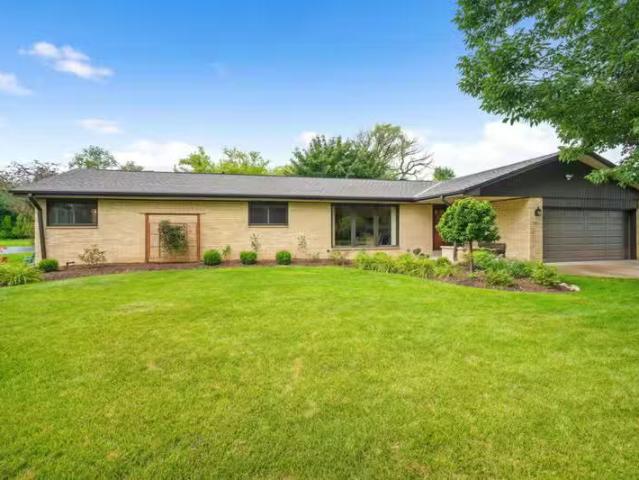 7821 N SANTA MONICA BLVD, FOX POINT, WI 53217 Single Family Re.