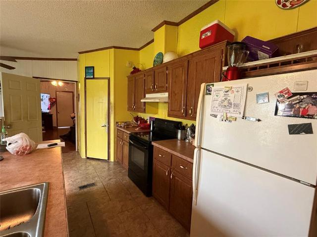7821 Highland Road