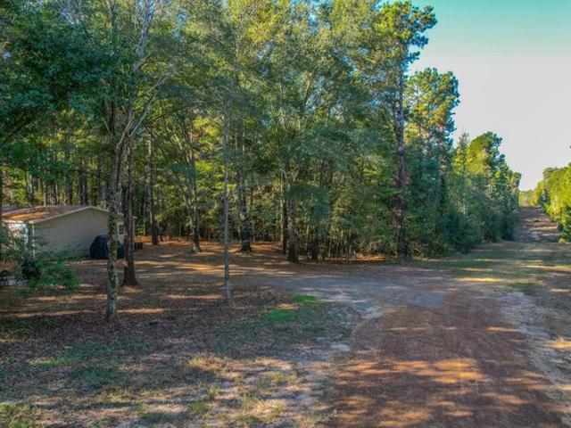7821 3, Chandler, TX 75758