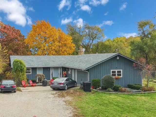7822 N Pillow Hill Rd, Spring Grove, IL 60081