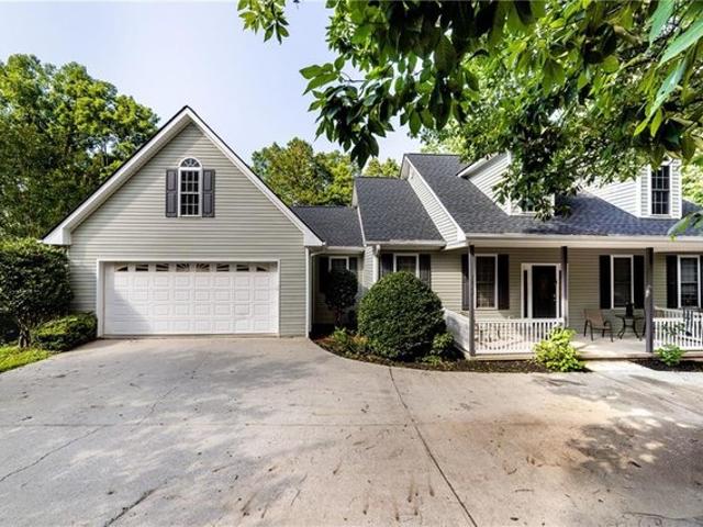 7822 Beachwood Dr, Murrayville, GA 30564