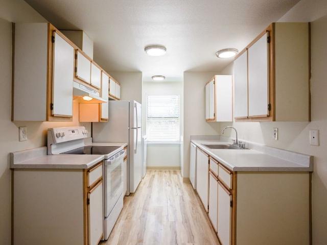 7823 NE Fourth Plain Blvd 2 Bedroom Apartment for Rent at 7823 Ne Fourth Plain Blvd, Vancouver, WA 98662 Ogden