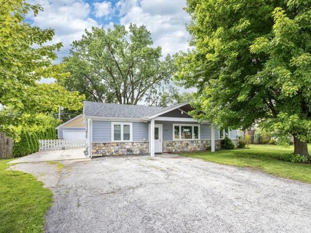 7823 W 98th Pl, Hickory Hills, IL 60457
