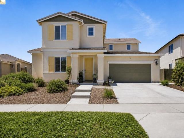782 Silver Creek Cir, Plumas Lake, CA 95961