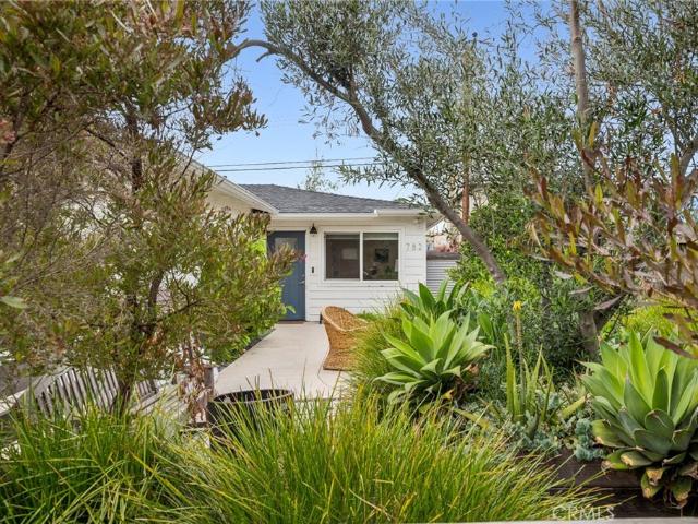 782 W 18th Street