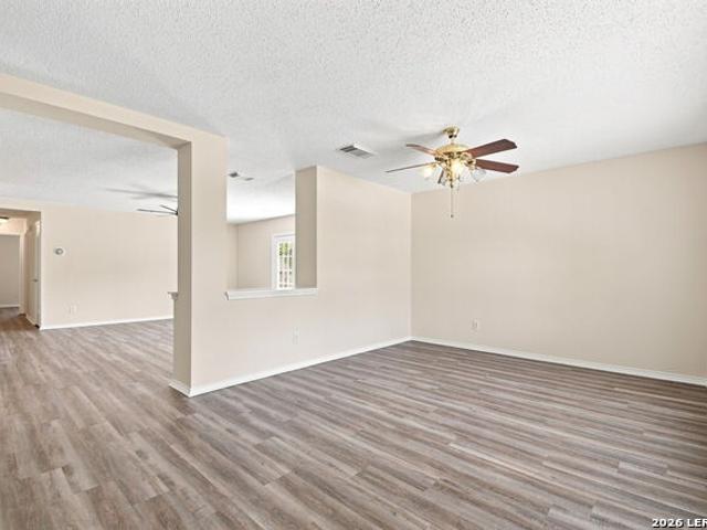 7834 Larcrest