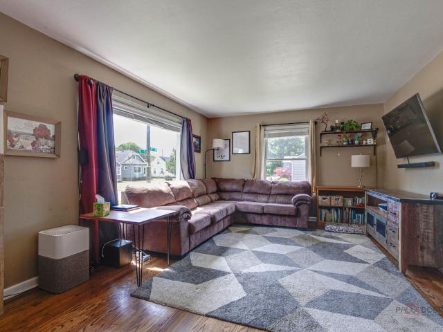 7834 15th Ave