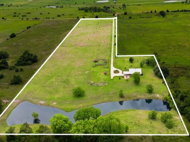 7835 Berger Rd, Schulenburg, TX 78956