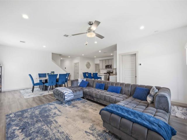 7835 Sleek Flock Lane