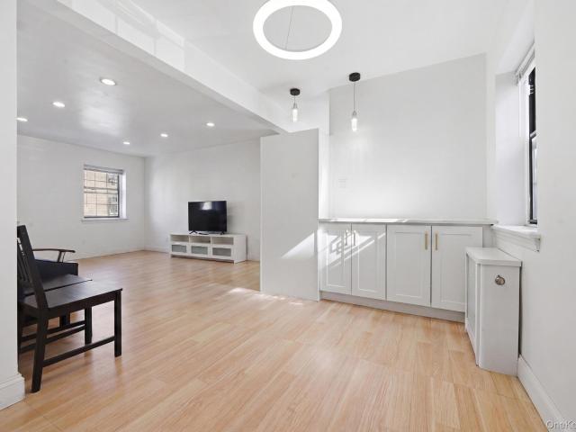 7837 Main Street 2D