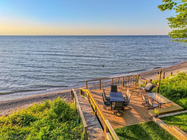 7839 Lake Shore Boulevard