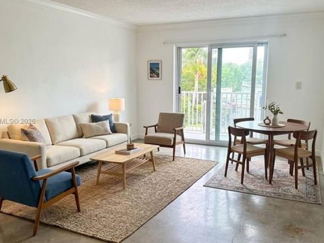 7830 Dickens Ave Apt 203, Miami Beach, FL 33141