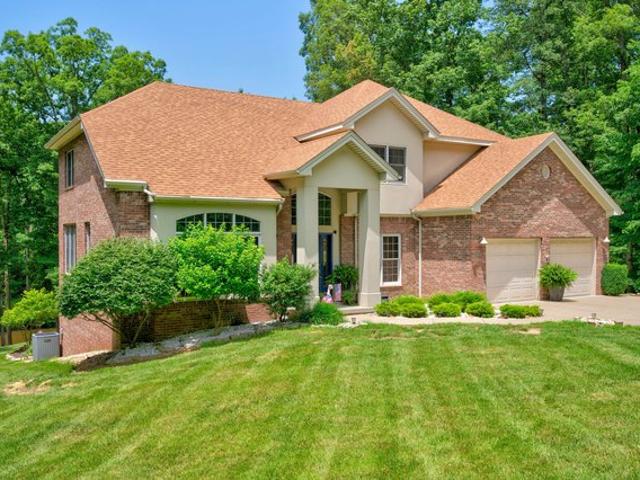 7830 Persimmon Lake Dr, Seymour, IN 47274