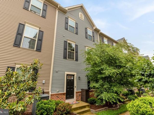 7831 Francis Dickens Ln, Annandale, VA 22003