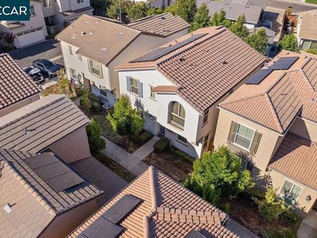 7832 Acorri Walk, Sacramento, CA 95823