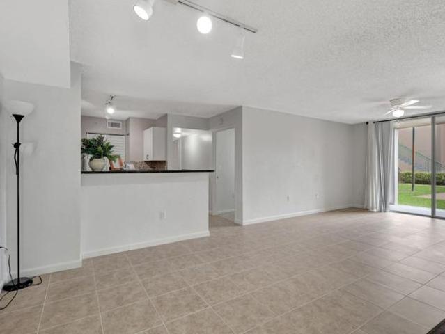 7832 Sonoma Springs Cir #108, Lake Worth, FL 33463