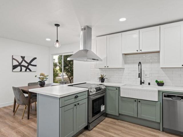 7833 Camino Huerta