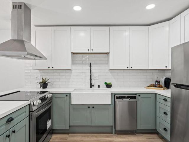 7833 Camino Huerta