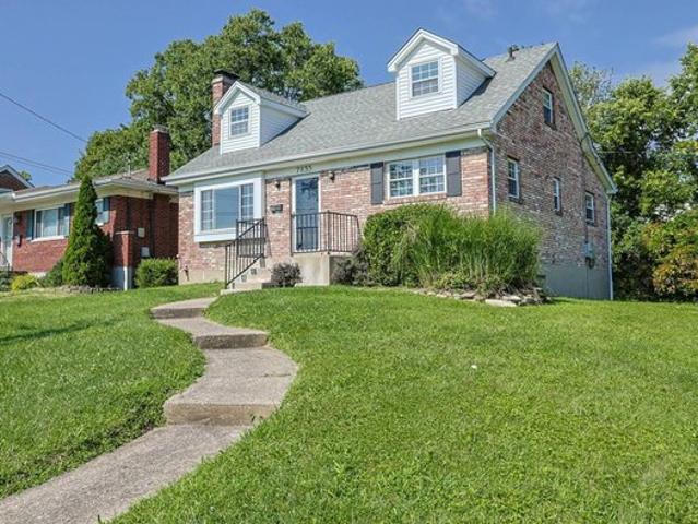 7833 Spirea Dr, Sycamore Township, OH 45236