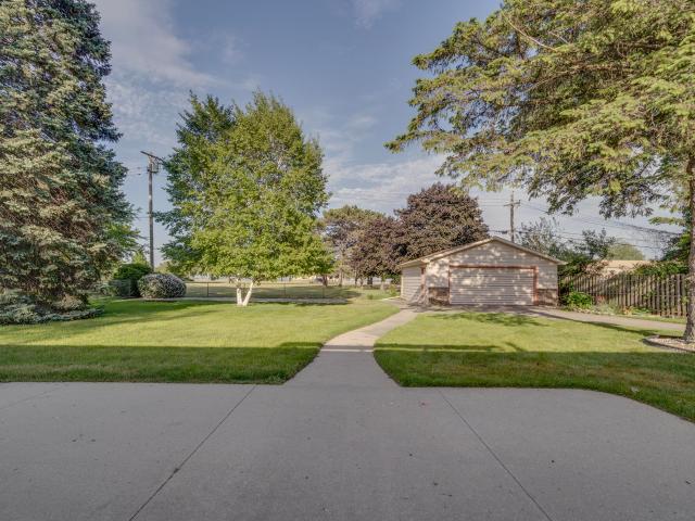 7833 5th Ave