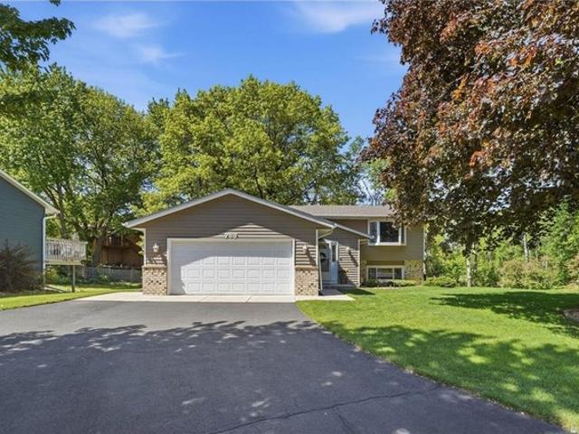 783 Bur Oak Ct, Vadnais Heights, MN 55127