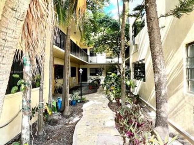 7845 Bayshore Ct NE #9, Miami, FL 33138