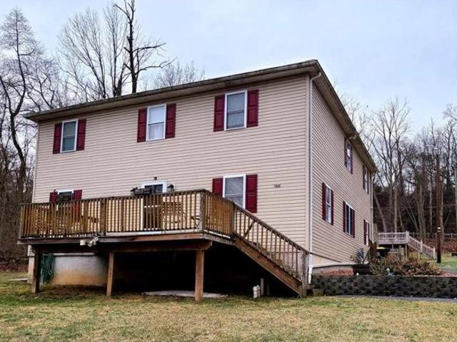 7846 Railroad St, Washington Township, PA 18080