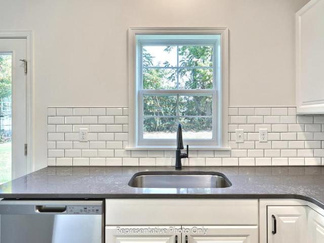 7847 Oakbrook Dr, Harrisburg, PA 17112 | MLS #PADA2052