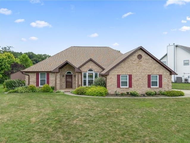 7847 Kings Ridge Cir, Fairborn, OH 45324