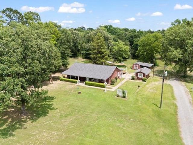 7847 Swallow Rd, Gilmer, TX 75645
