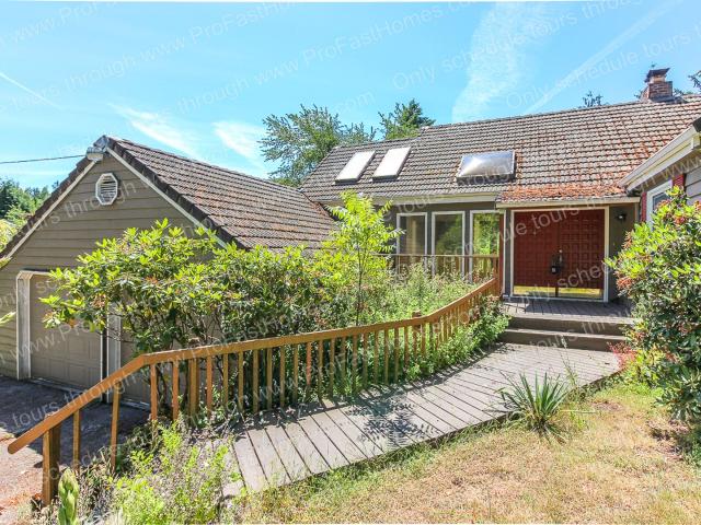 7840 SW West Slope Dr Portland, OR 97225