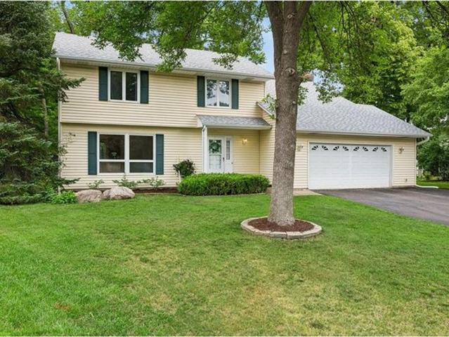 7840 W 100th St, Bloomington, MN 55438