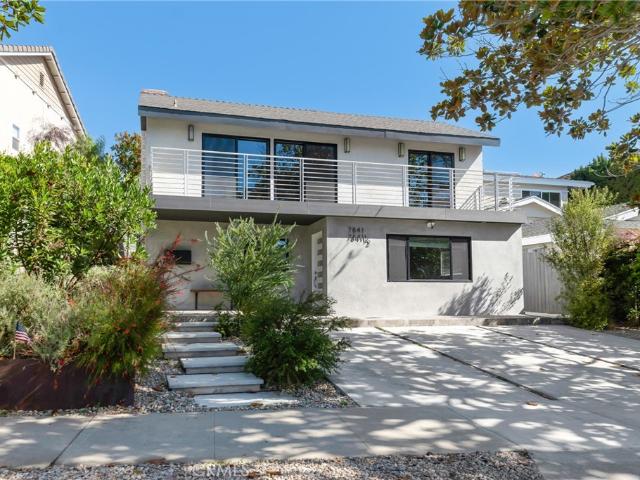 7841 W 83rd