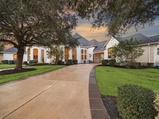 7843 Lakebrook Drive