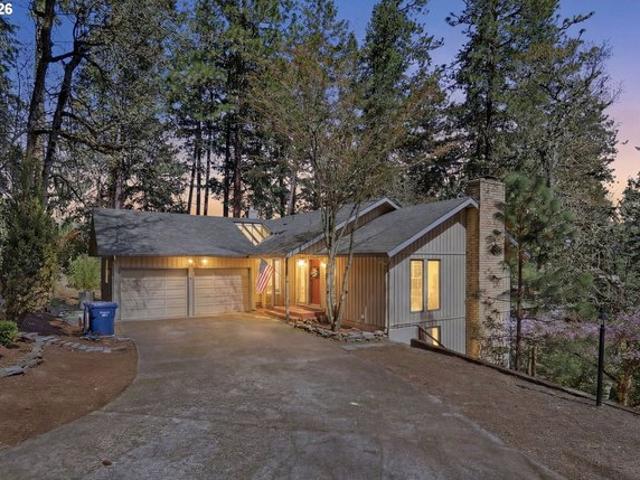 784 Brookside Dr, Eugene, OR 97405
