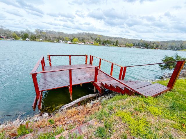 784 Lake Logan Rd
