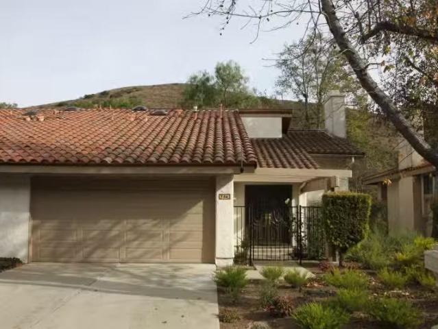784 Valley Dr, Thousand Oaks, CA 91362