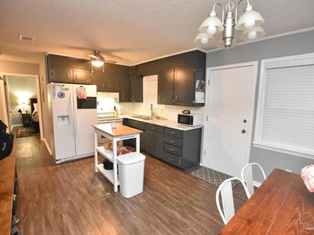 7854 Lenora Ct, Pensacola, FL 32526