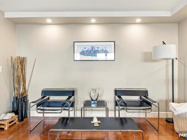 7855 Boulevard East # 20F