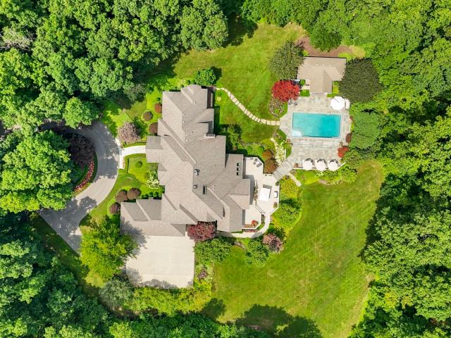 7855 E Manitou Trail