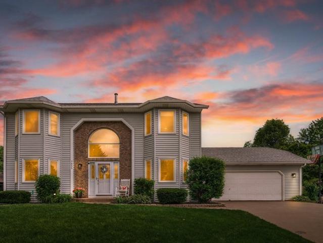 7855 Upper 26th St N, Oakdale, MN 55128